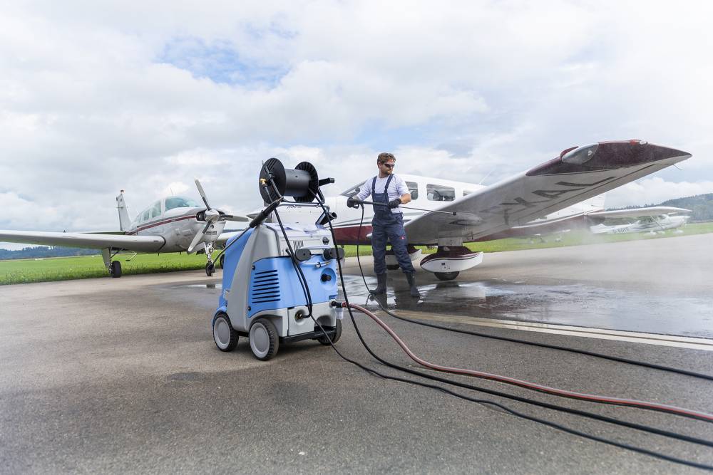 High-Pressure Cleaning